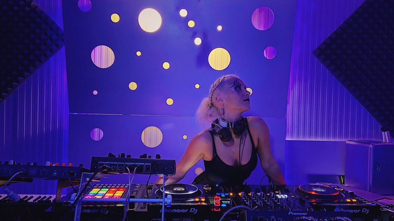 Lysa Chain - Halloween live set - YouTube