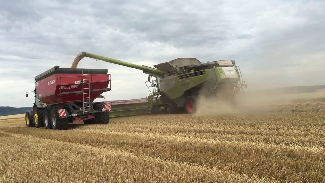 Harvest 2017 : Claas LEXION 780 + CR 980 + John Deere 8530 ...