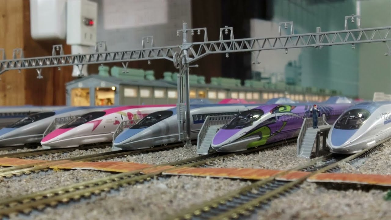 鉄道模型とカレー焼き JR500 WEST JAPAN のぞみ TYPE EVA ハローキティ 500系新幹線 - YouTube