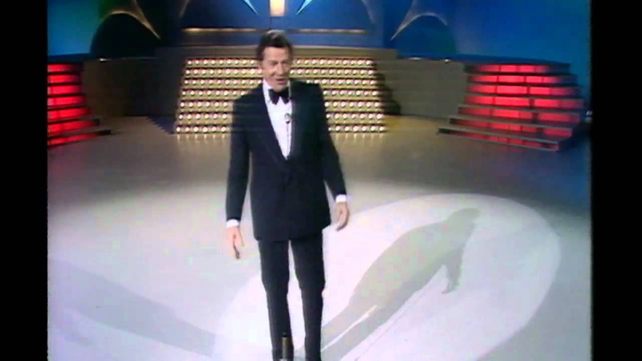 Veteran comedian Max Bygraves dies aged 89 - YouTube