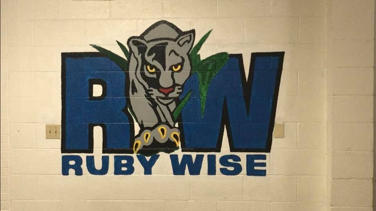 Classroom fire at Ruby-Wise Elementary - YouTube