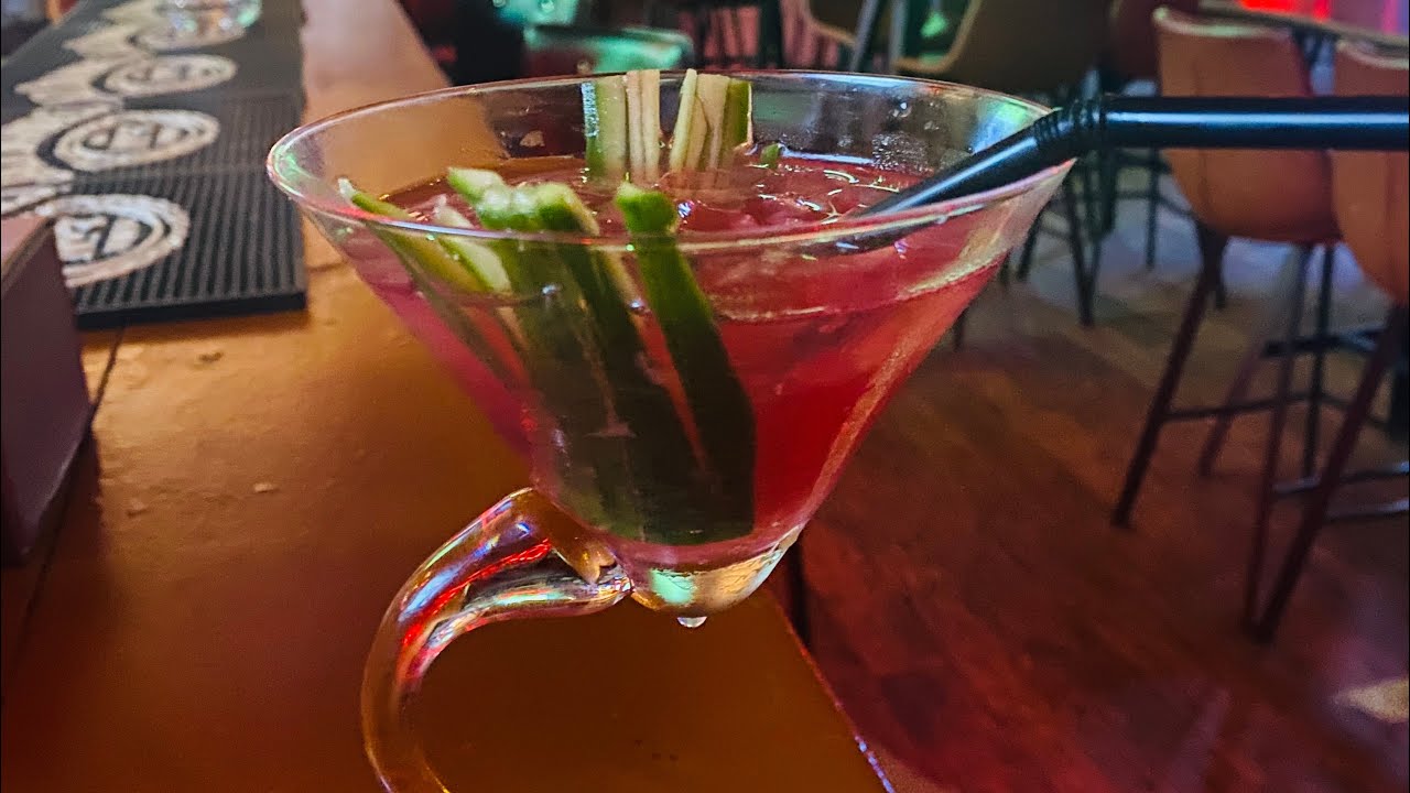 🇧🇭One of the best country bar in Bahrain #rodeo @Ellaandmaki - YouTube