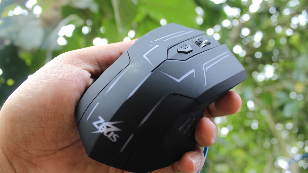 Unboxing - Zeus M-710 Gaming Keyboard and Mouse Bundle - YouTube