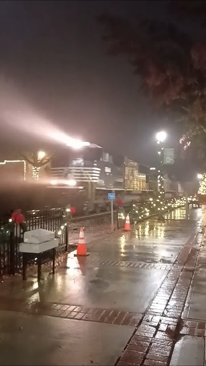 Extremely LOUD Horn! "Blasting into downtown" Norfolk Southern #1844 - #154 @rider22 - YouTube