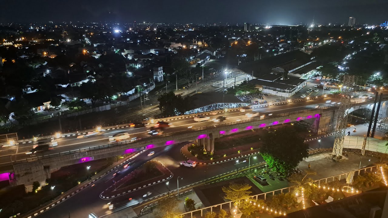 LIVE 🔴 NONTON KERETA MALAM DAN KERAMAIN KOTA SOLO DI ATAS FLY OVER ...