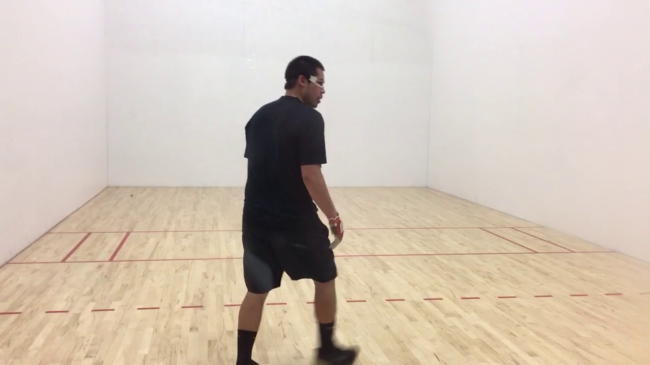 Dylan Hernandez vs Daniel Badillo 4wall small ball handball - YouTube
