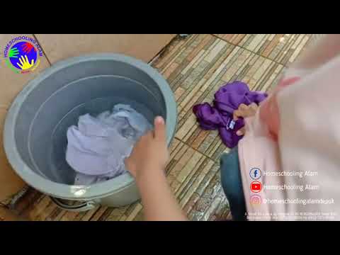 KEGIATAN LIFE SKILLS MENCUCI PAKAIAN DAN MENJEMURNYA (KELAS 3 & 4 SD)
