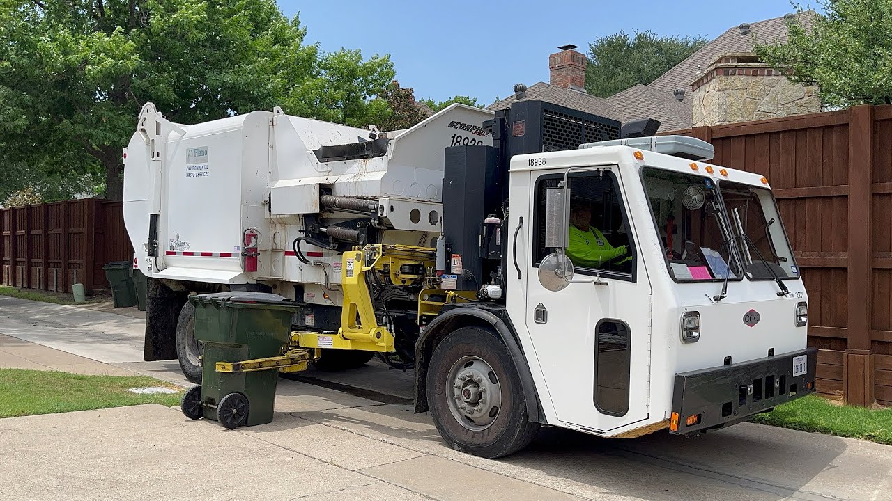 City of Plano: Mini CCC LET2 Scorpion ASL Garbage Trucks - YouTube