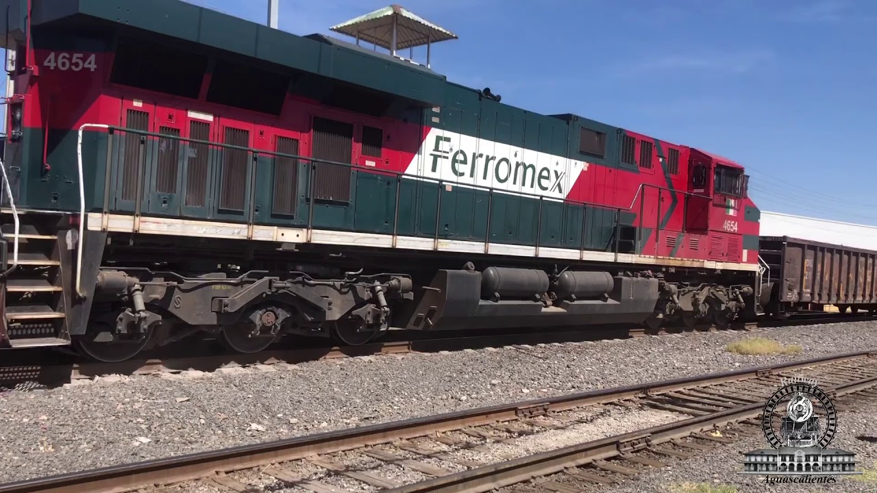 Tren con 105 vagones ES44AC #4645 )ES45AH #4844 )ES44Ac #4654 )SD70Ace ...
