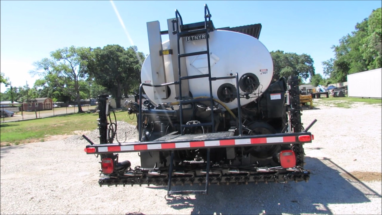 Etnyre Black Topper-Series 2000 - Overview - YouTube