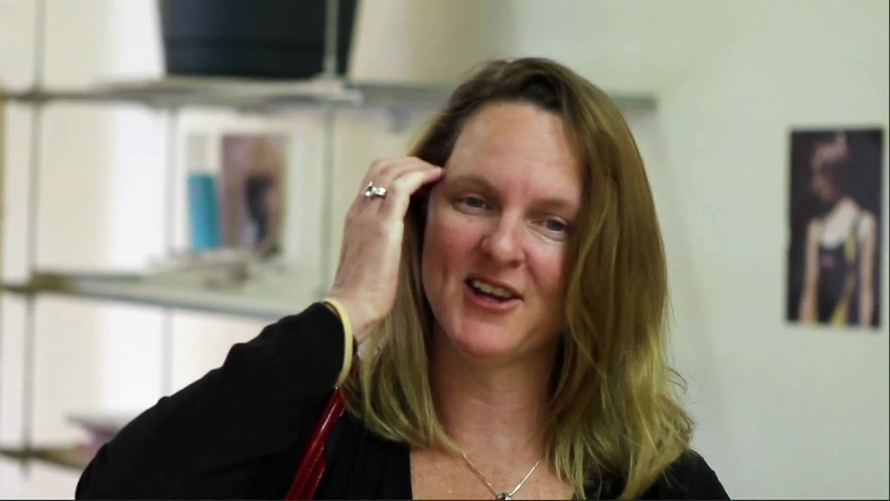 Shelly's Bob Hair Cut - YouTube