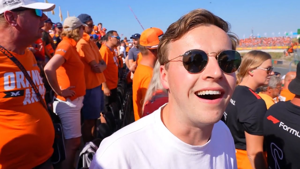 Robbie plast in zijn broek - YouTube