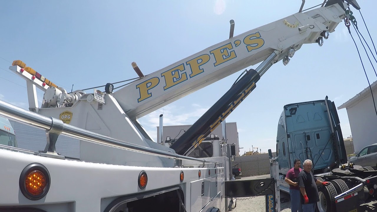 Pepe's Tow - Tractor decking - YouTube