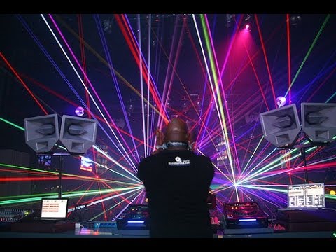 Carl Cox Live UMF 2012 - Playing Joe Brunning - Now let me see you work ...