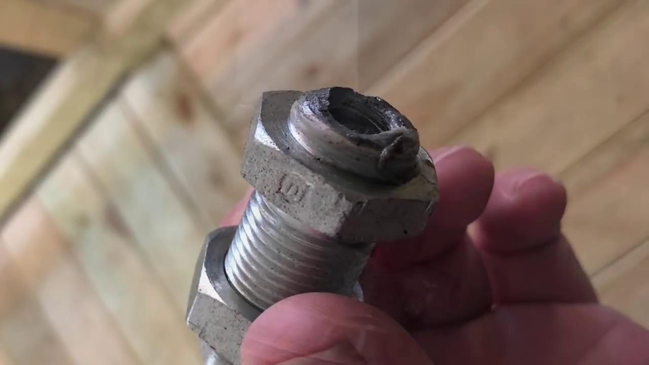 #5 I broke my Kubota! B2650 and Landpride Grapple broken coupler - YouTube