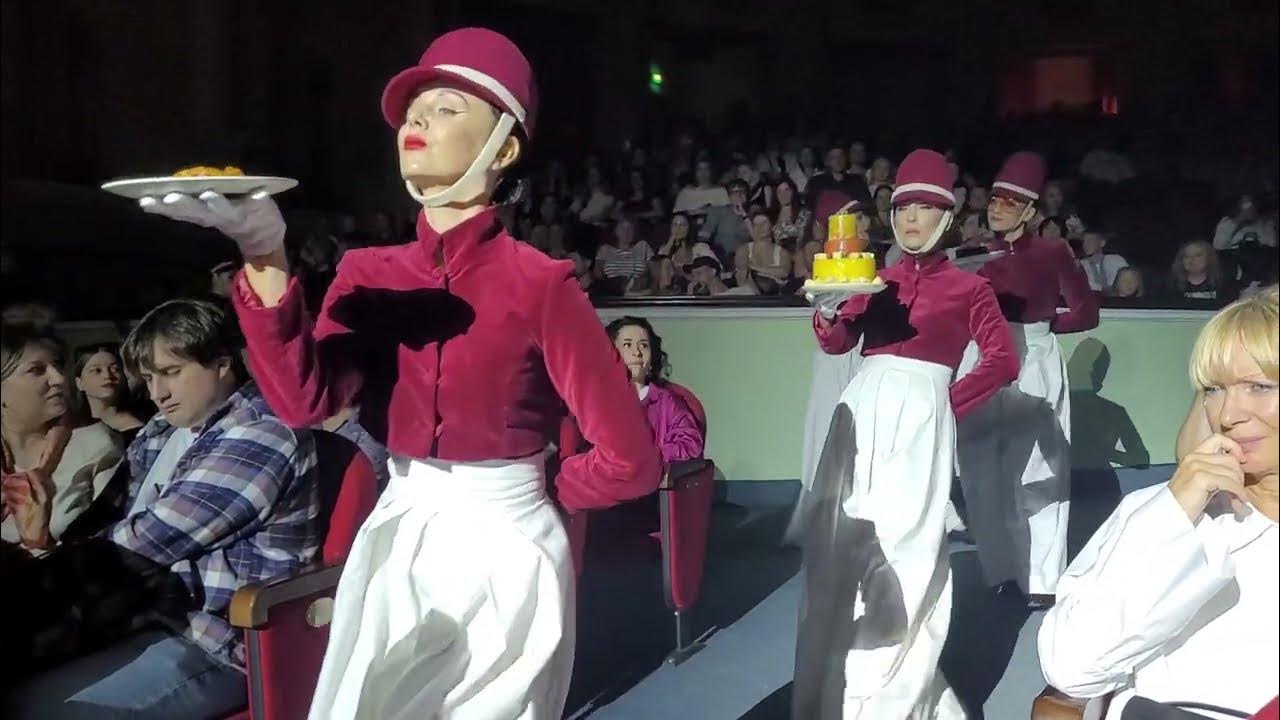 01.Шкаф. Freedom ballet. Фрагмент начала спектакля Елены Коляденко ...