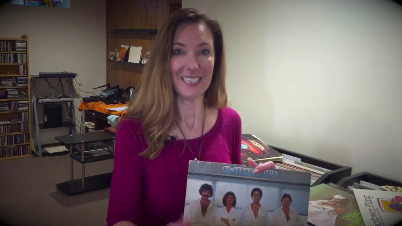 Amusing Albums at Home with Sandy Maxx - YouTube