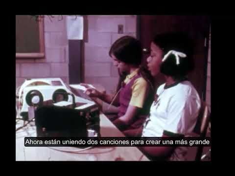 Seymour Papert presentando Logo en 1971 - YouTube