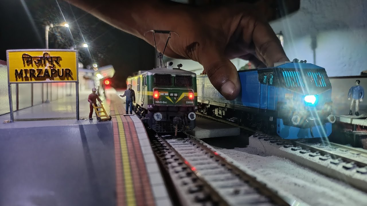 WAG-9 & WAG-12B Ho scale model with its freight rakes Early morning ...