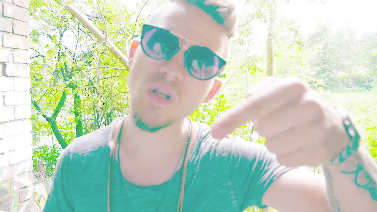 LUCA D'OSTE // KALENDER (Official Highfilm) - YouTube