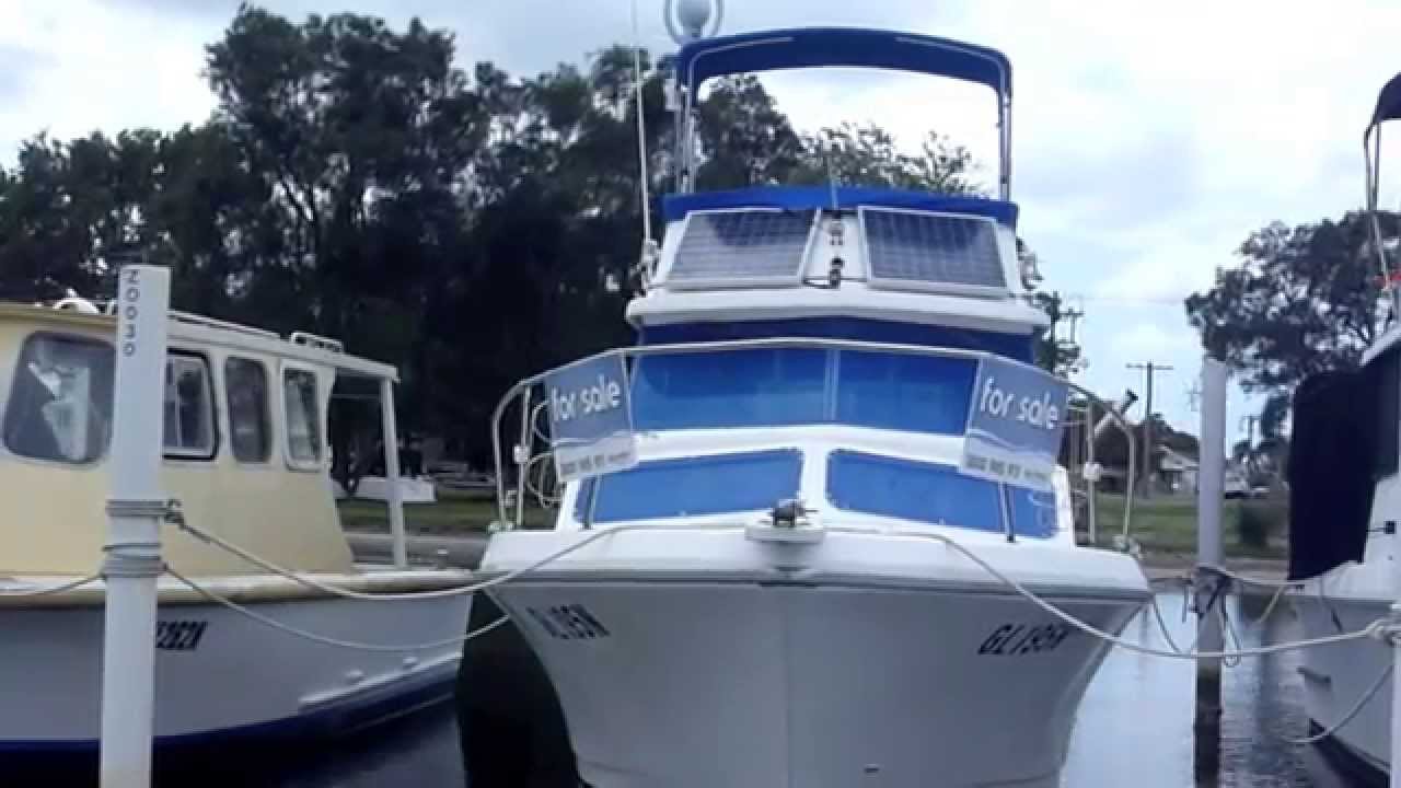Mariner 28 Flybridge Cruiser - Walkthrough - YouTube
