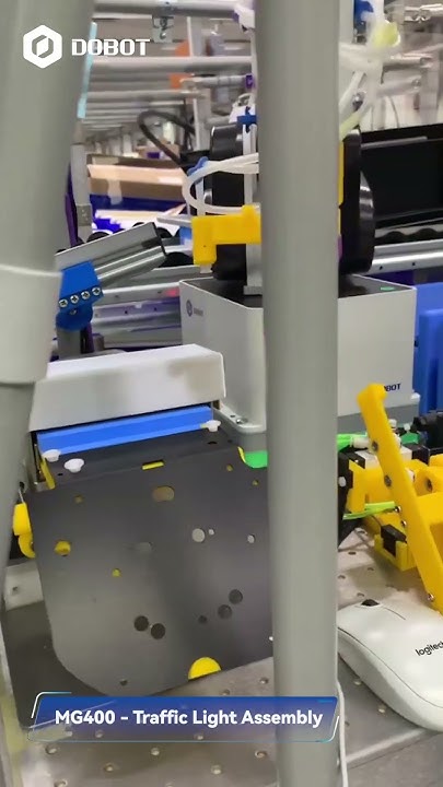 Smart Automation for Traffic Light Production with Dobot MG400 🚦🤖 - YouTube