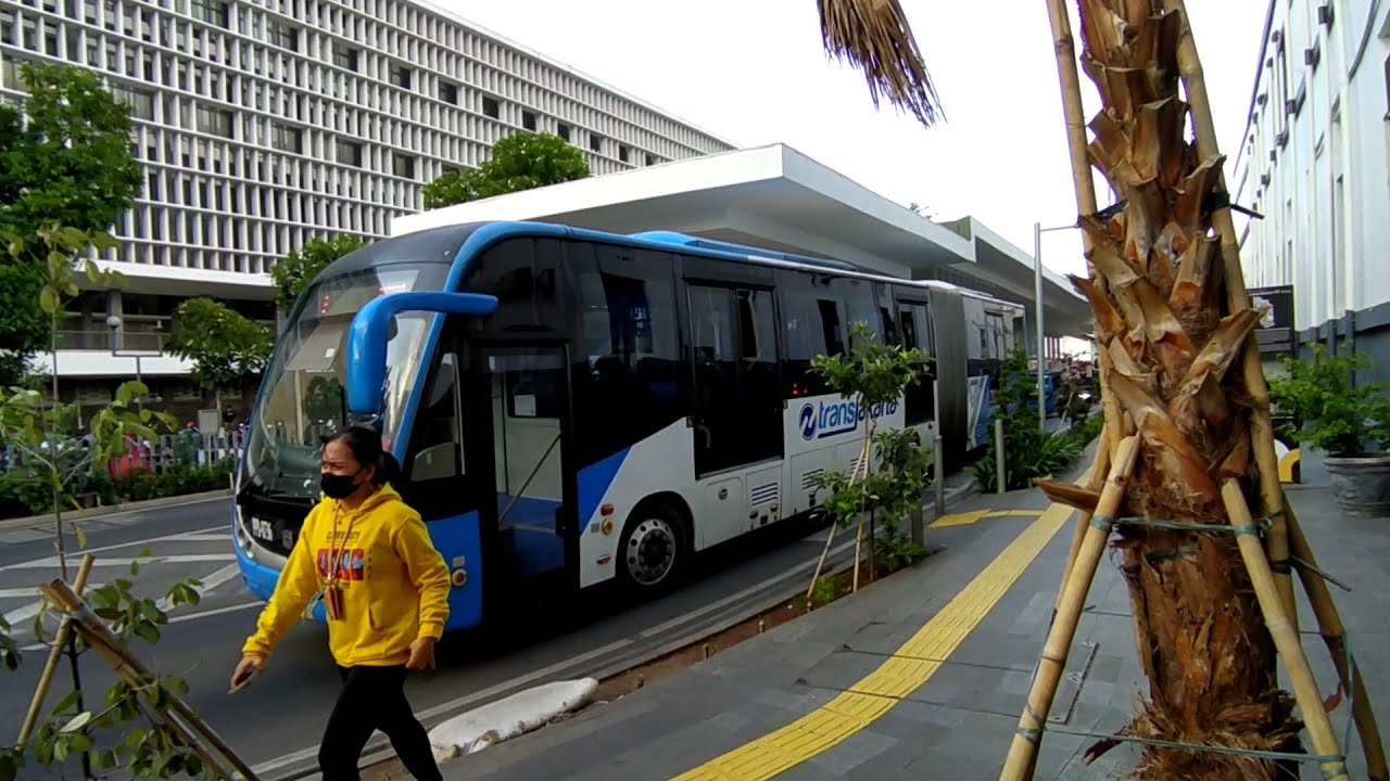 BUS GANDENG TRANSJAKARTA ! Ada rute baru busway 3H kota-jelambar - YouTube