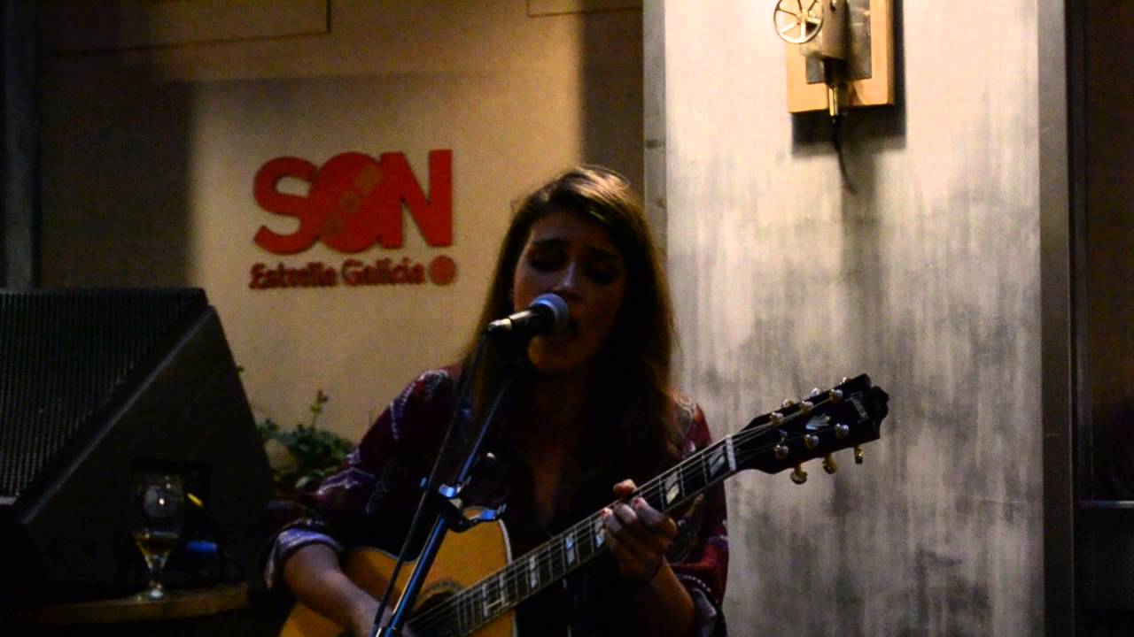 Carmen Boza - Work Cover (Conciertos Verticales - Granada) - YouTube