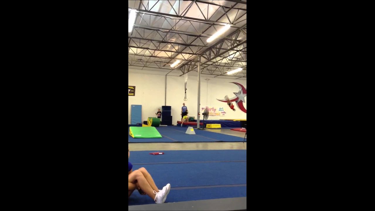 Sydney & Riley on the rings 0812 - YouTube