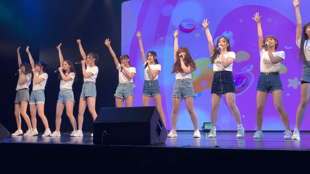 [AKB48 Team SH]06/15 FAN MEETING 初日 - YouTube