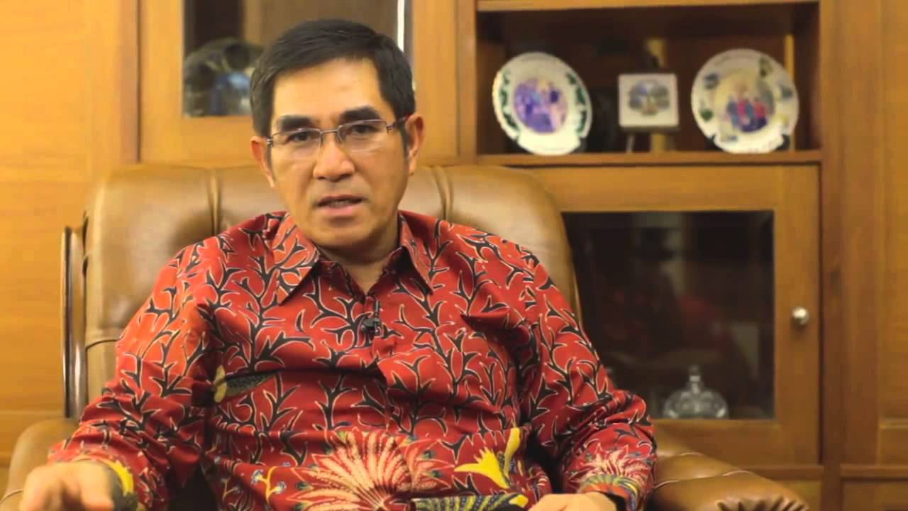 Video Profile Juniver Girsang (PERADI) - YouTube