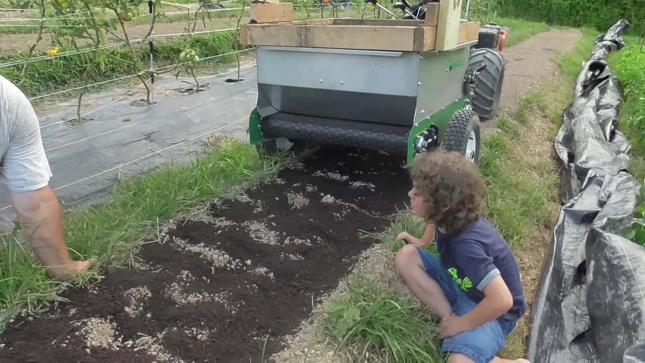 Compost Spreader Test BCS 732 - YouTube