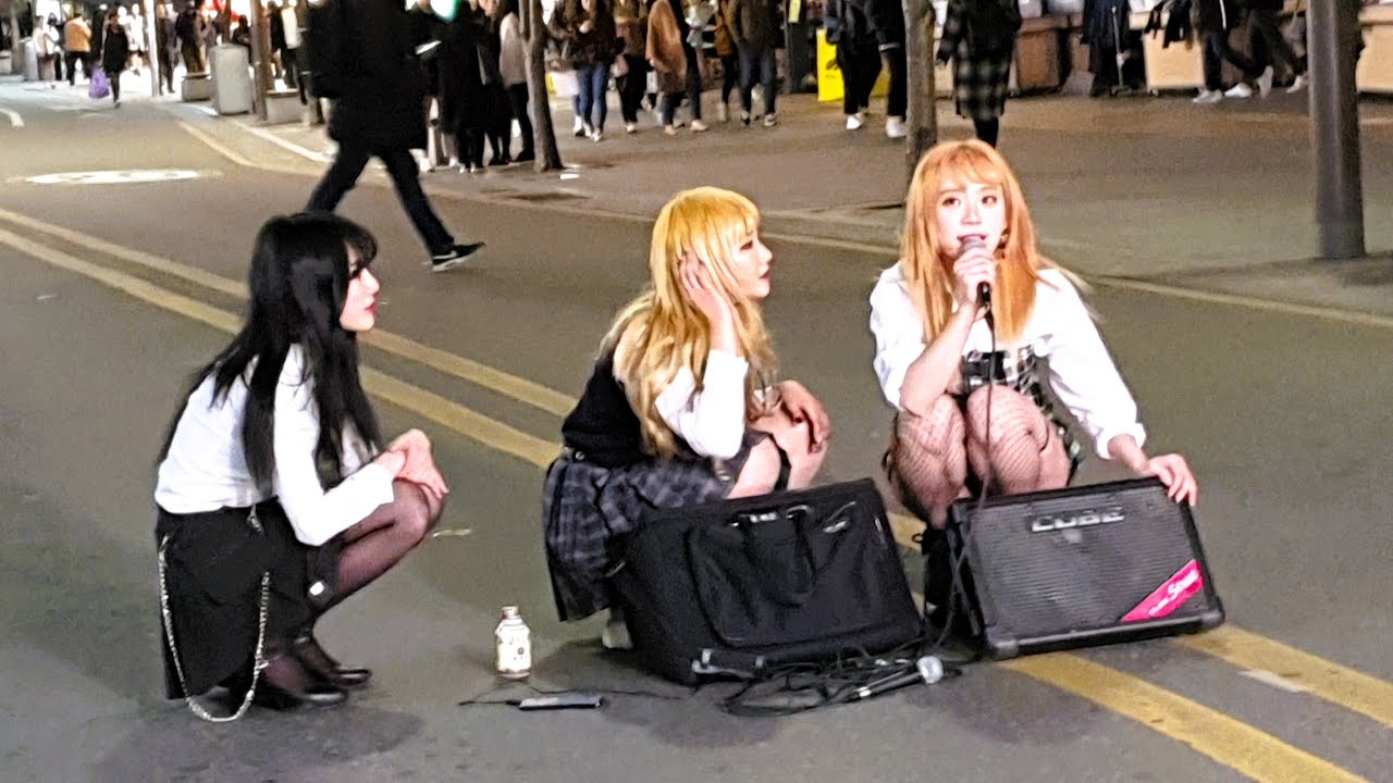 190322 신촌 버스킹 공연 댄스팀 스타후르츠 다미 And 수련 댄스 Youtube