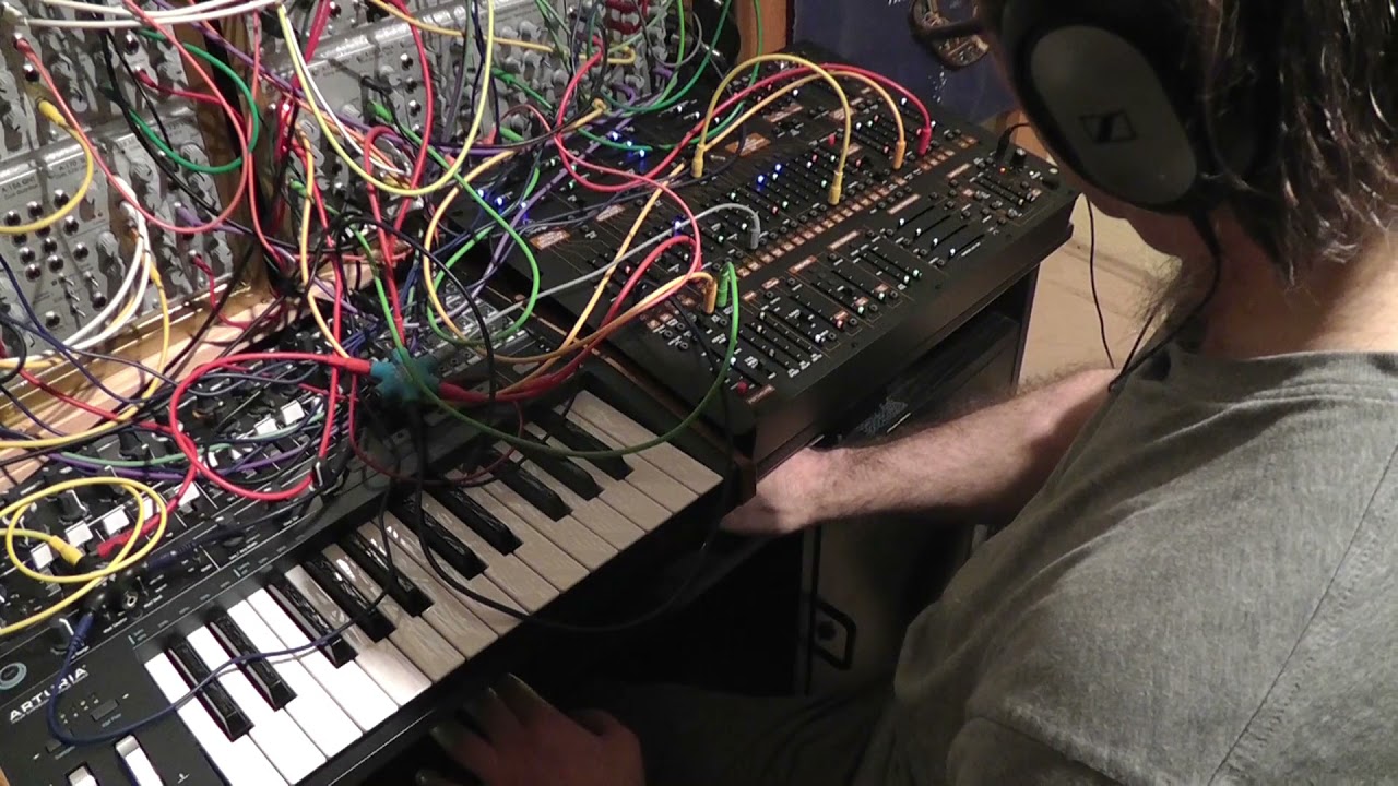 Behringer 2600 played with Doepfer Trautonium - an absolutely grufty ...