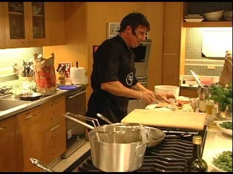 Chef David Haydon prepares a pasta carbo-load! - YouTube