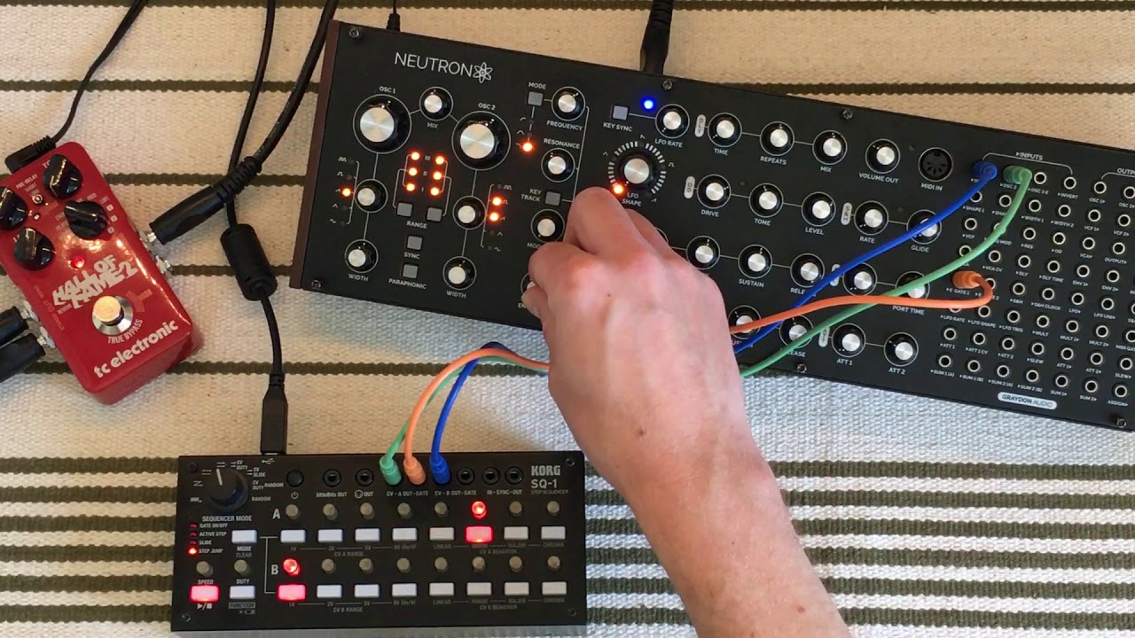 Behringer Neutron Synthesizer jam - YouTube