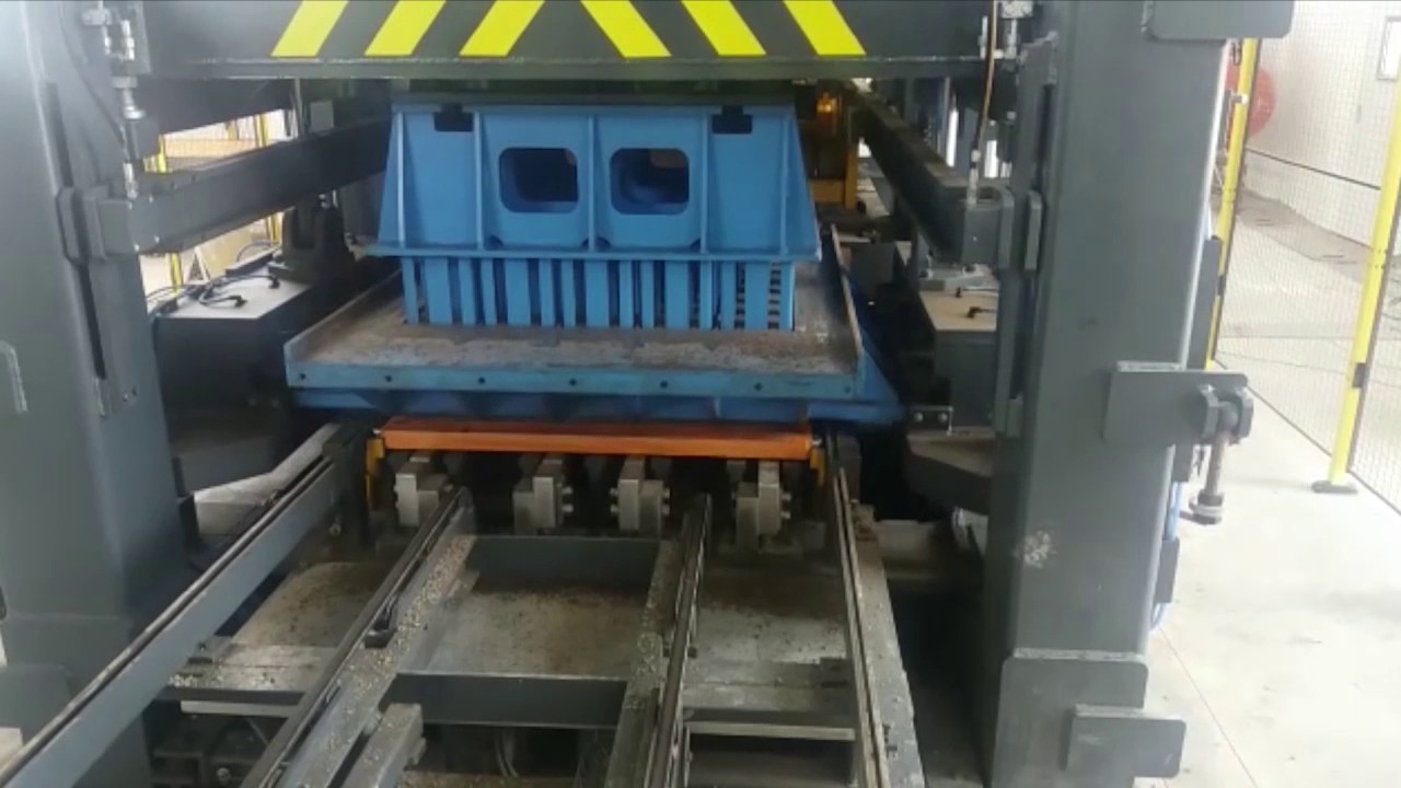 Concrete block machines Alpha by Prensoland - YouTube