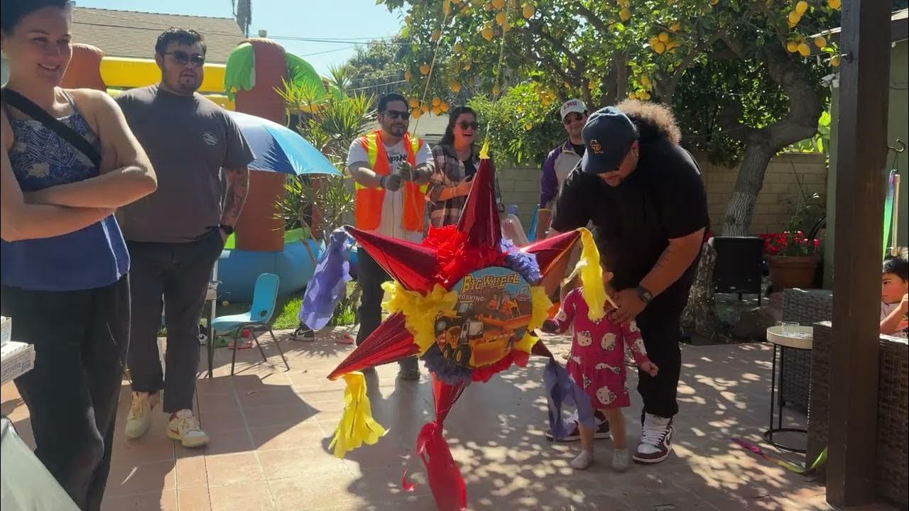 Piñata - YouTube