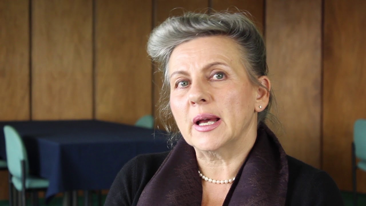 Elena Stashenko y retos de la Biotecnología - YouTube