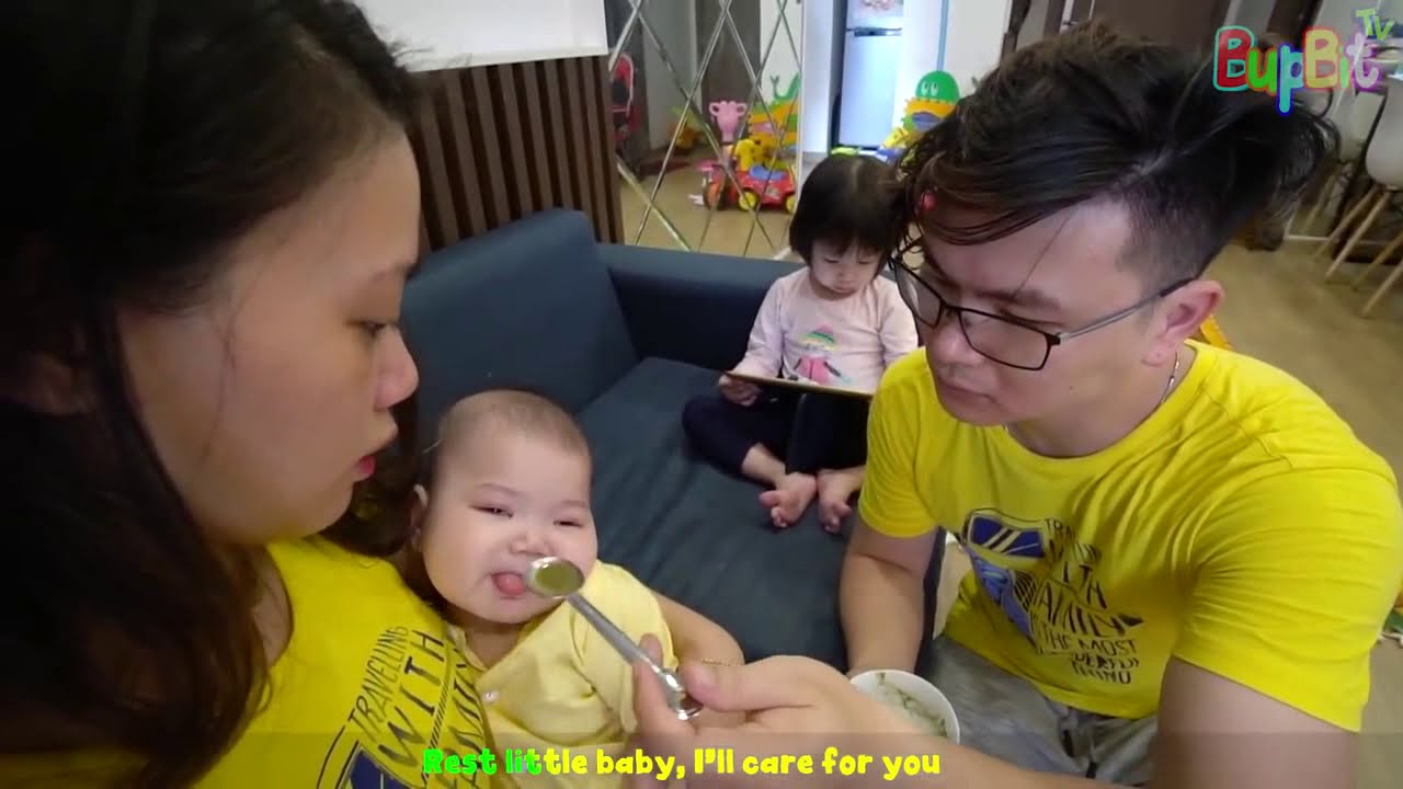 My little baby not feeling well song The boo boo song nursery rhymes 病気 ...