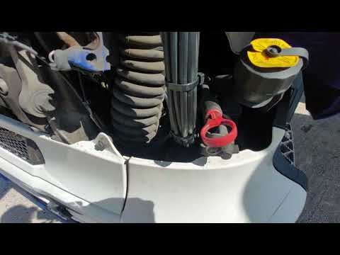 Scania R620 V8 Oil Level Check - YouTube
