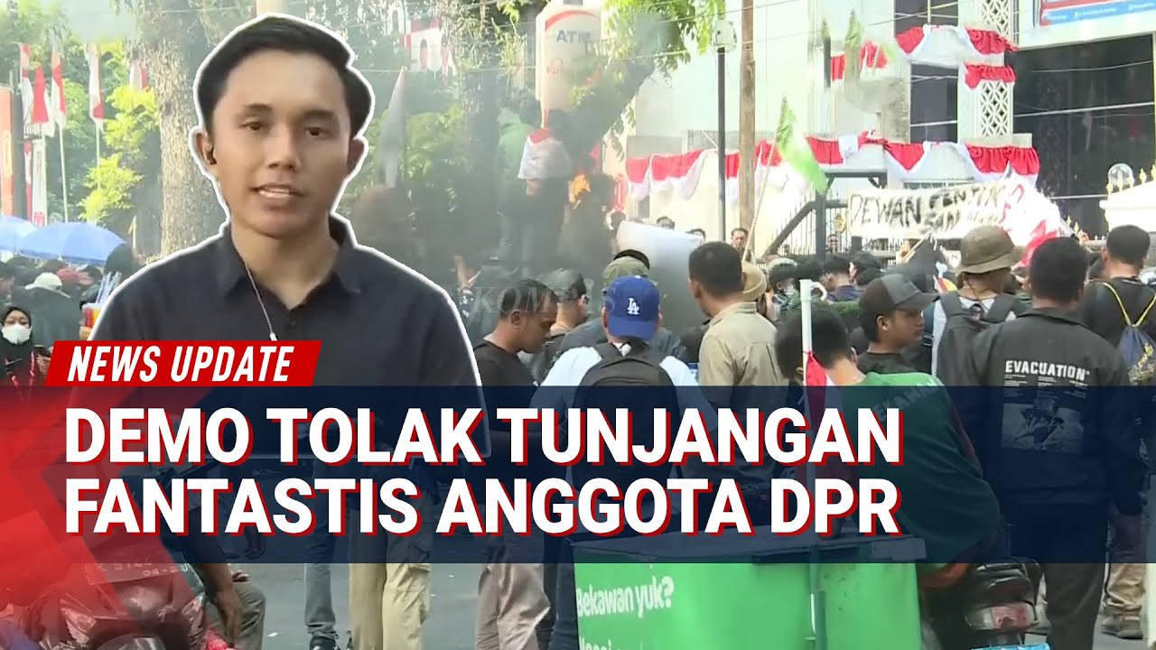 Situasi Memanas! Demo Mahasiswa di Medan Tolak Kenaikan Tunjangan DPR - YouTube