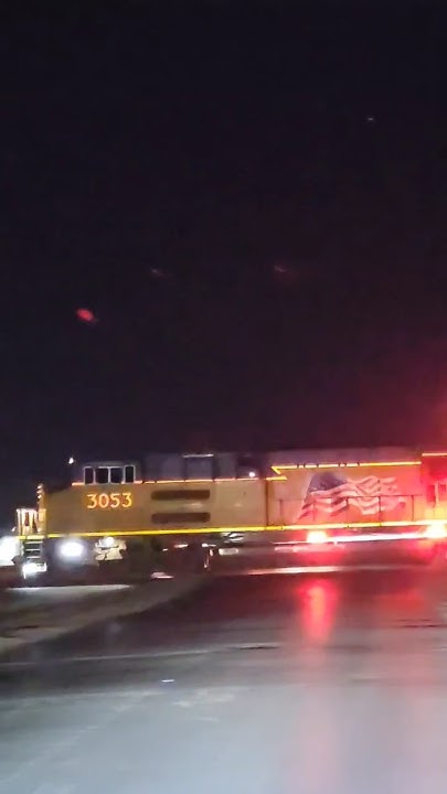 UP #3053 leading fast WB intermodal train #shorts #subscribe #fyp #viral #train #railroad #cool ...