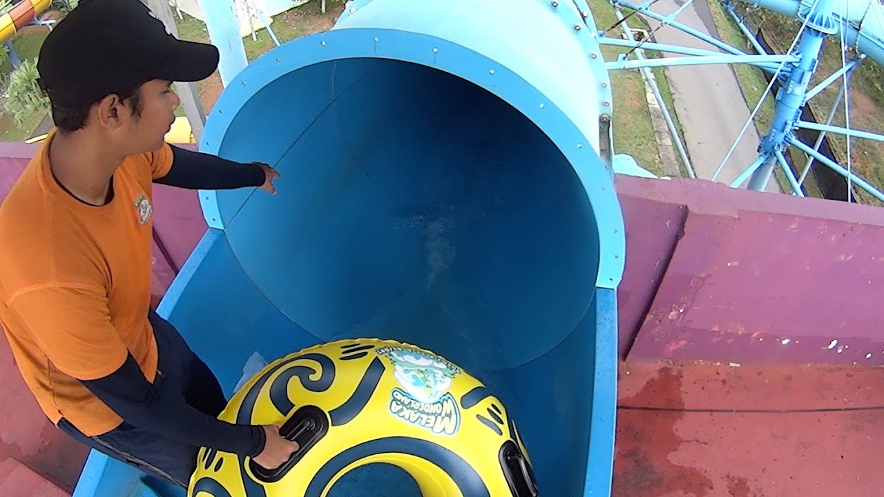 Tornado Chaser Water Slide at Melaka Wonderland - YouTube