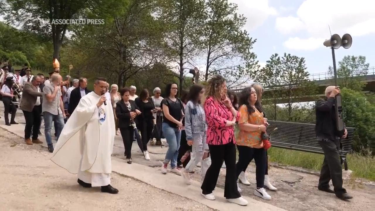 In Italy, most Catholics skip Mass, keep identity - YouTube