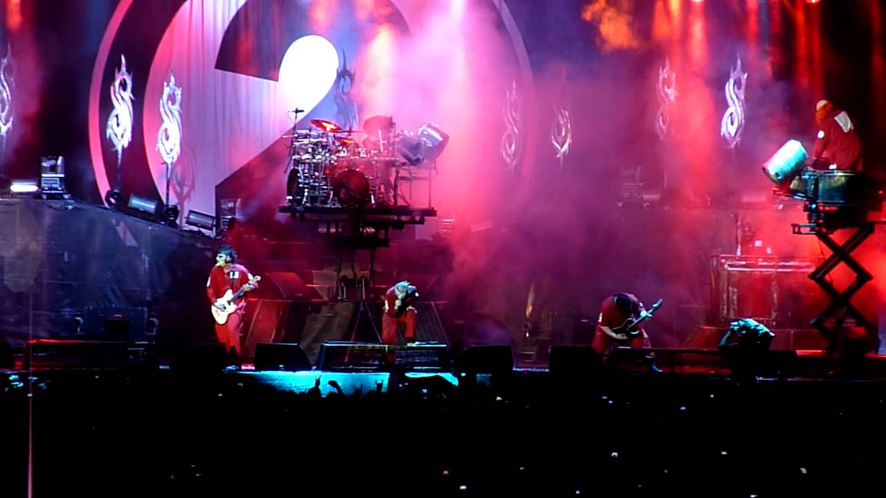 The Ultimate Slipknot Drumkit @ Brisbane Soundwave 2012 - YouTube