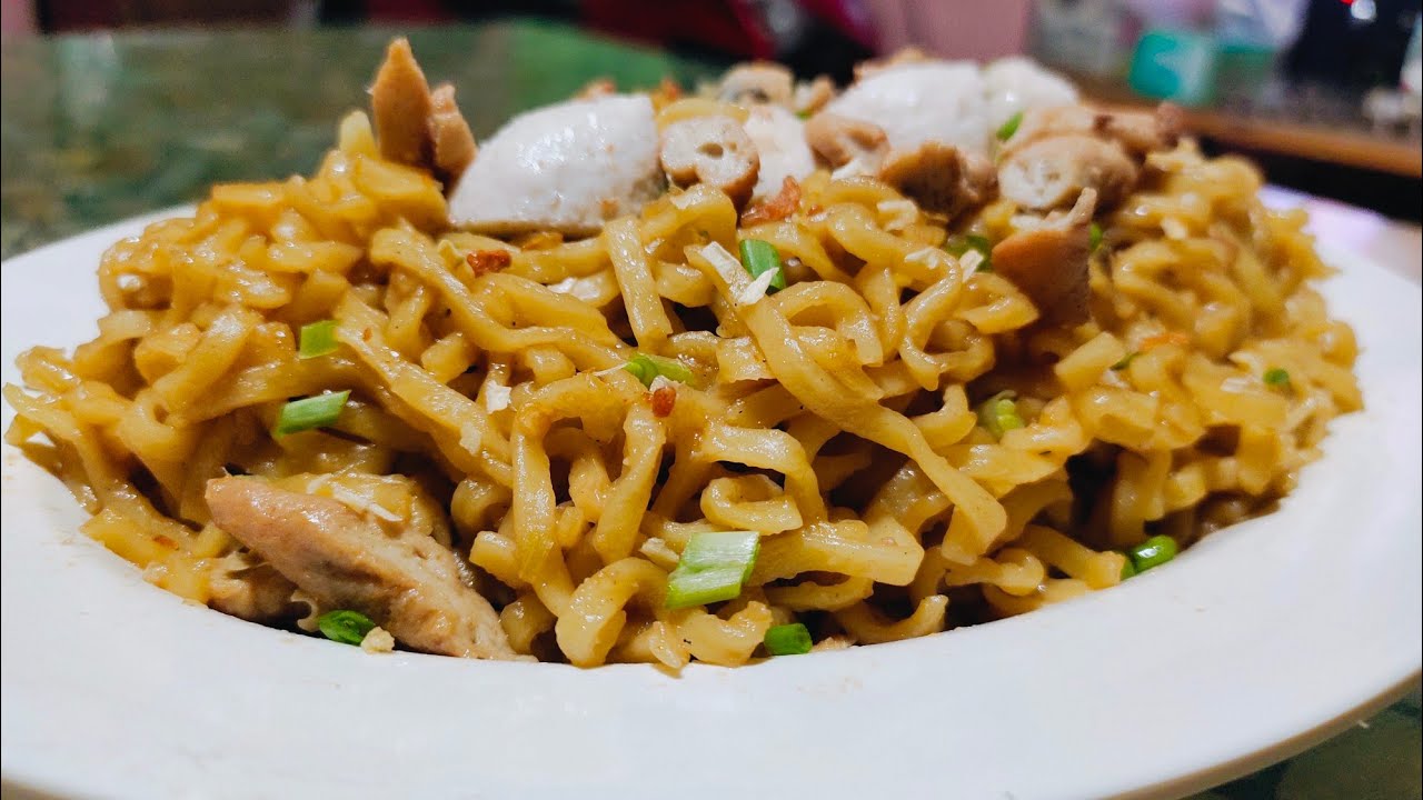 Enhanced lucky me sweet and spicy Pancit Canton recipe - YouTube