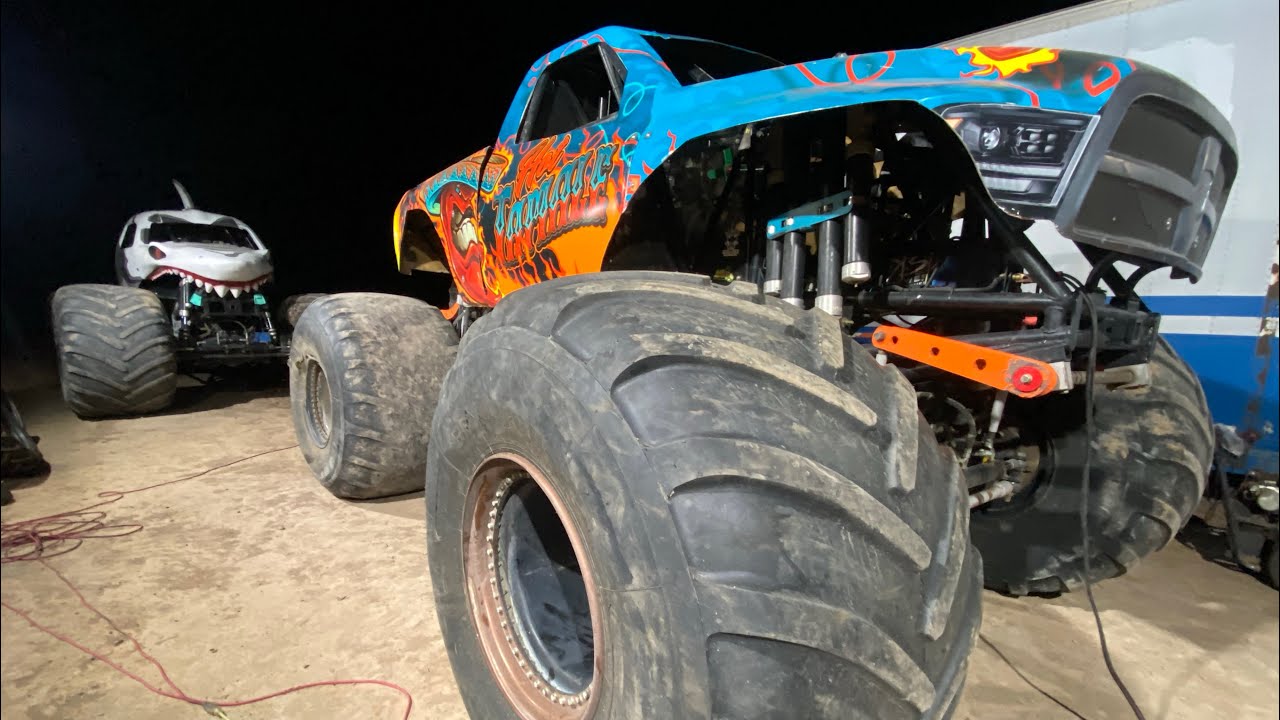 Vlog#1 with 2xtreme monster trucks in Mohave valley - YouTube