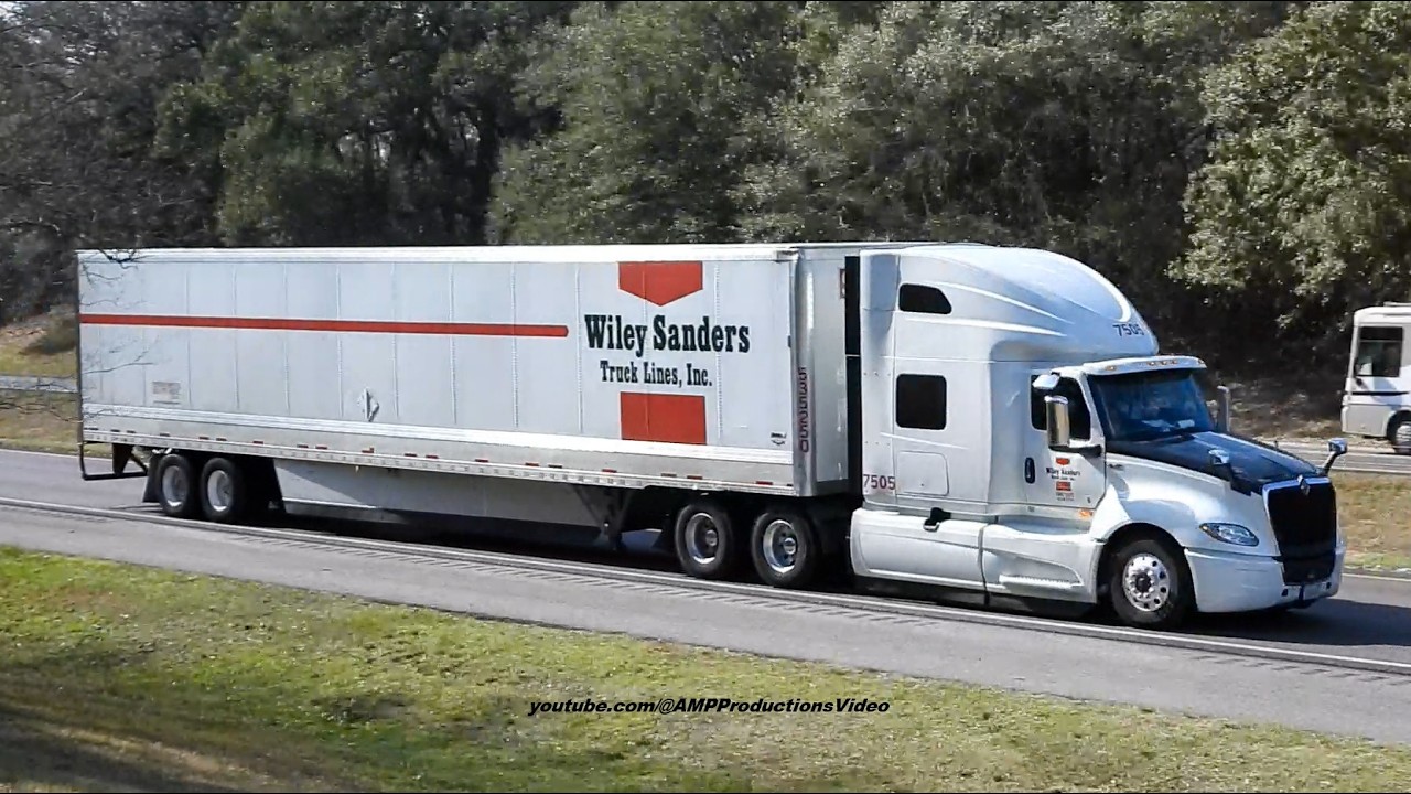 White International LT Wiley Sanders | Truckspotting - YouTube
