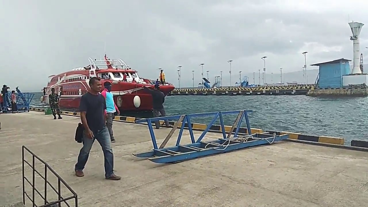 Mv. Express bahari 6e on Kota Baubau - YouTube
